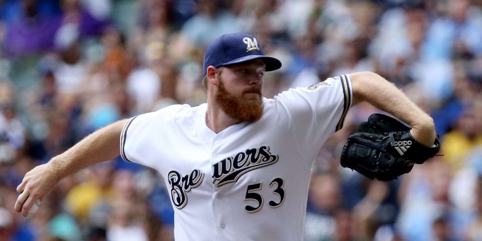 Brewers win away series in Milwaukee