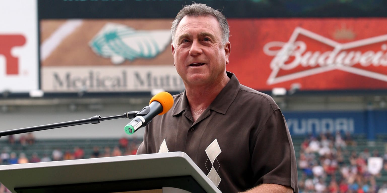 Tom Hamilton agrees to extension with Indians