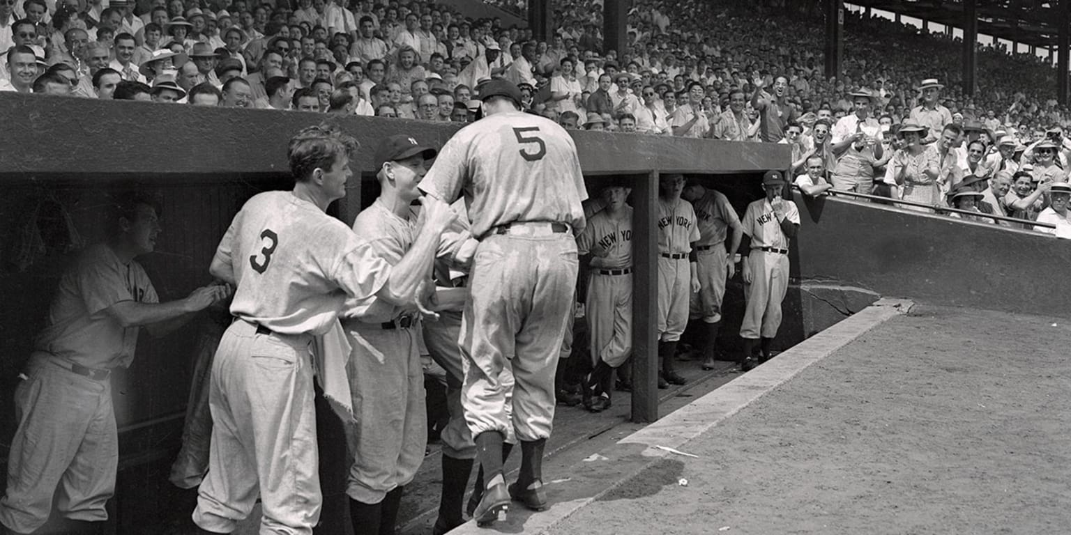 Joe DiMaggio sets record for AL hitting streak