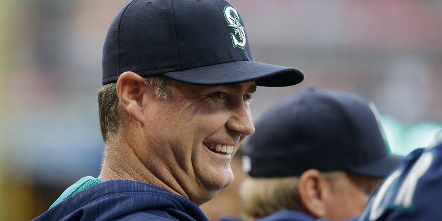 Mariners prepare for first themed-attire trip