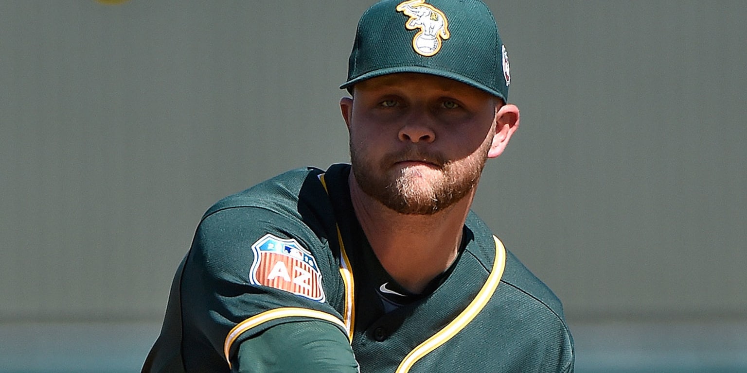 A's Jesse Hahn progresses in start vs. Indians