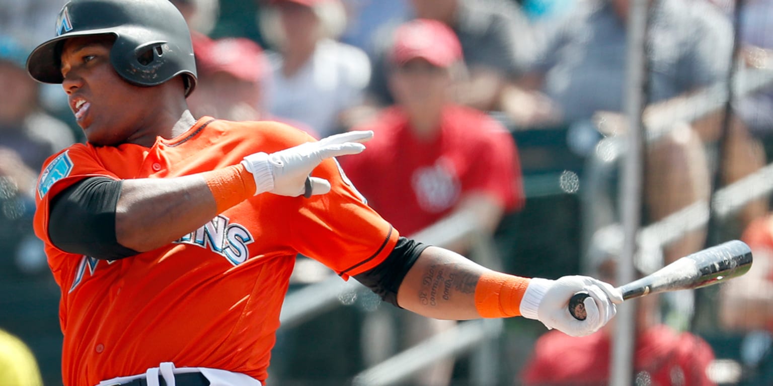 Castro acepta su rol de mentor en Marlins