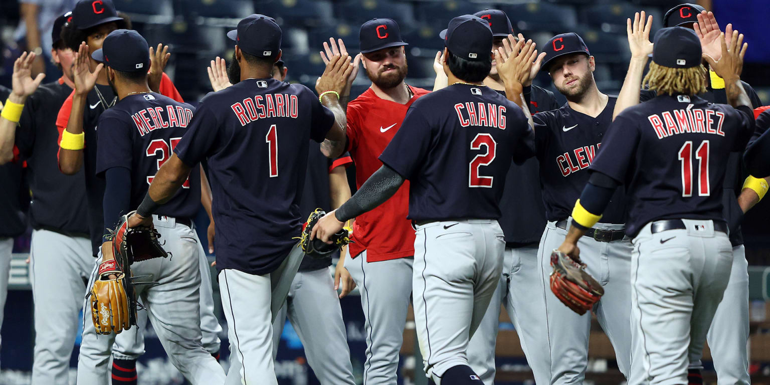 Indios logran doblegar a Reales en extras