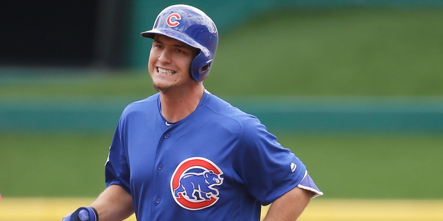 Cubs Albert Almora Jr. hits first MLB home run