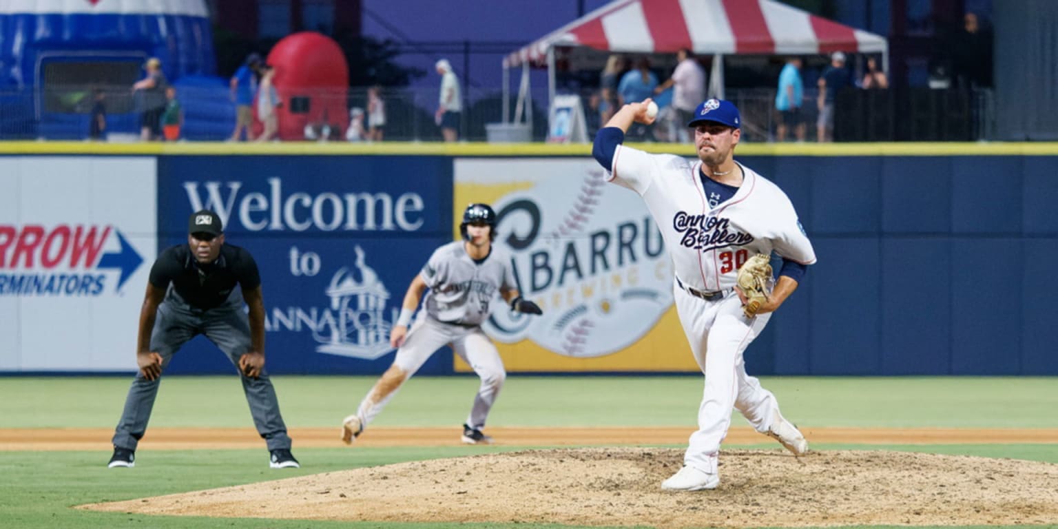 Pitcher chases down two players in rundown