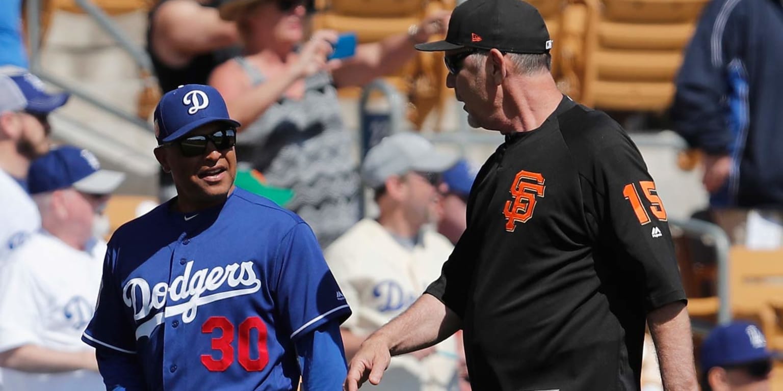 Dodgers' Dave Roberts not counting out Giants