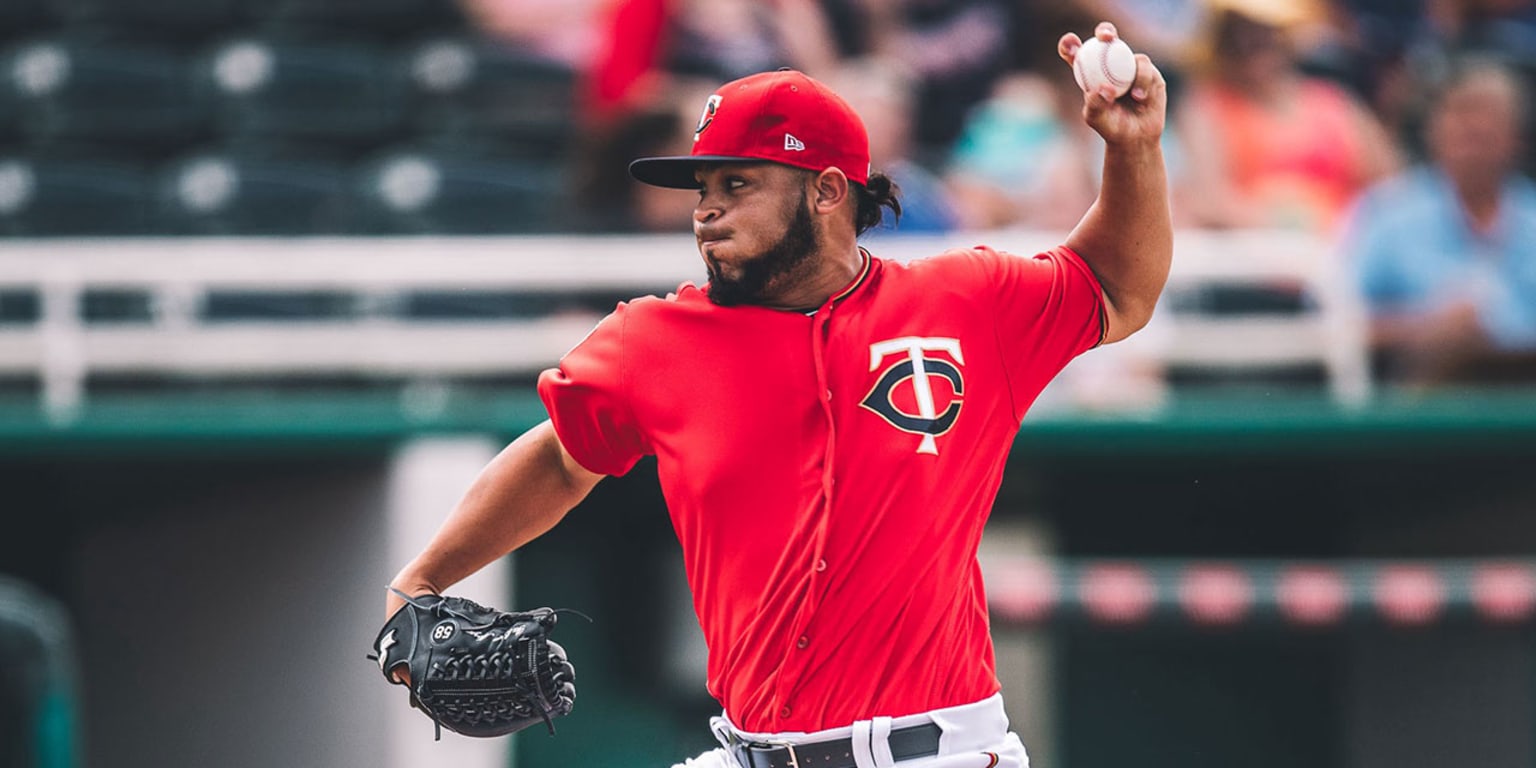 Gabriel Moya impresses in Twins' bullpen race