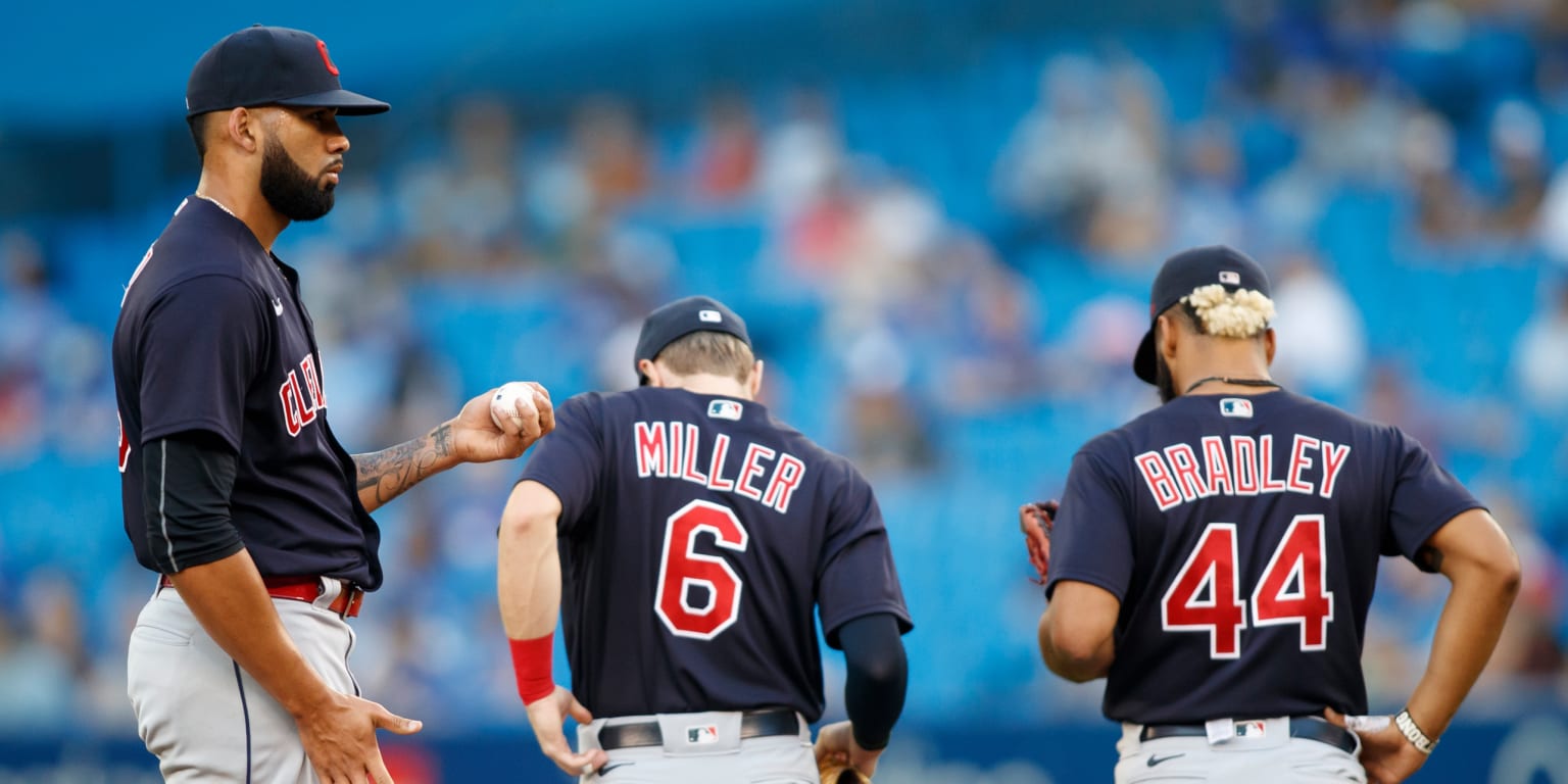 Indians rally falls short in loss to Blue Jays