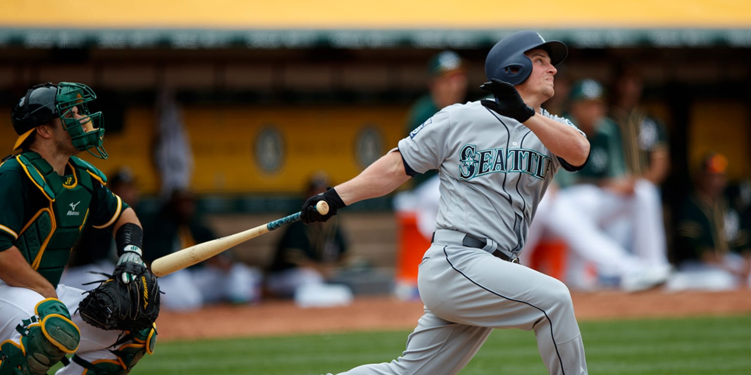 Mariners' Kyle Seager out with sore hip
