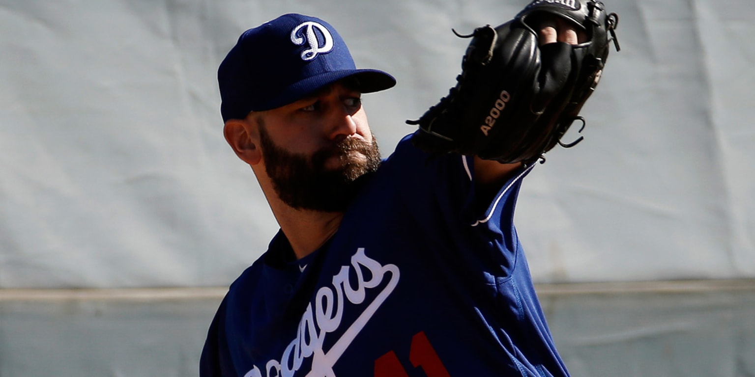 Dodgers place Chris Hatcher on paternity list