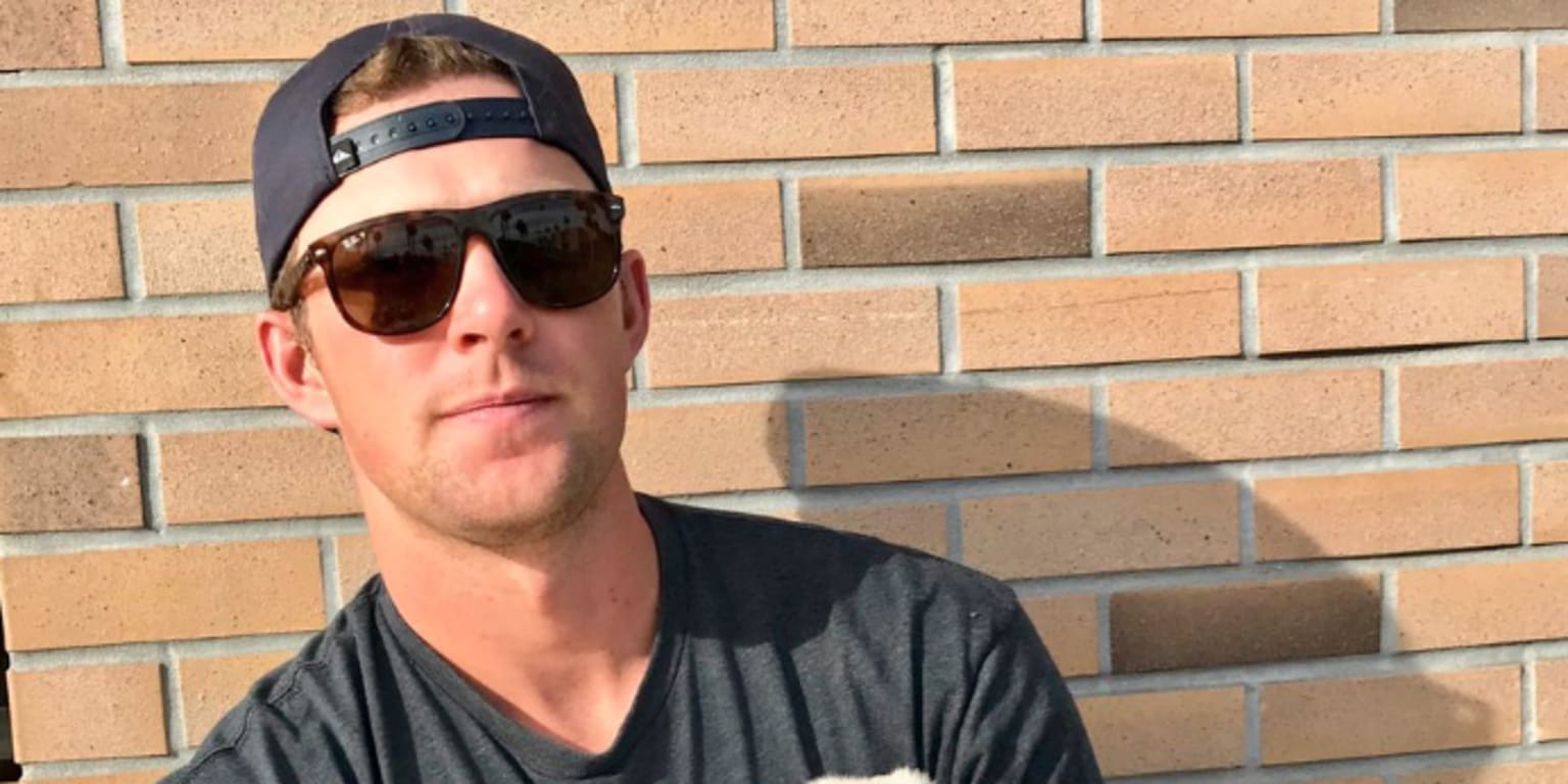 Rhys Hoskins' dog was excited to watch Rhys in the Home Run Derby, too ...
