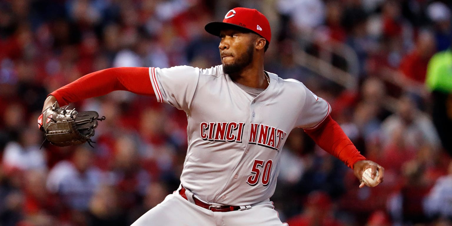Reds' Amir Garrett dazzles in MLB debut