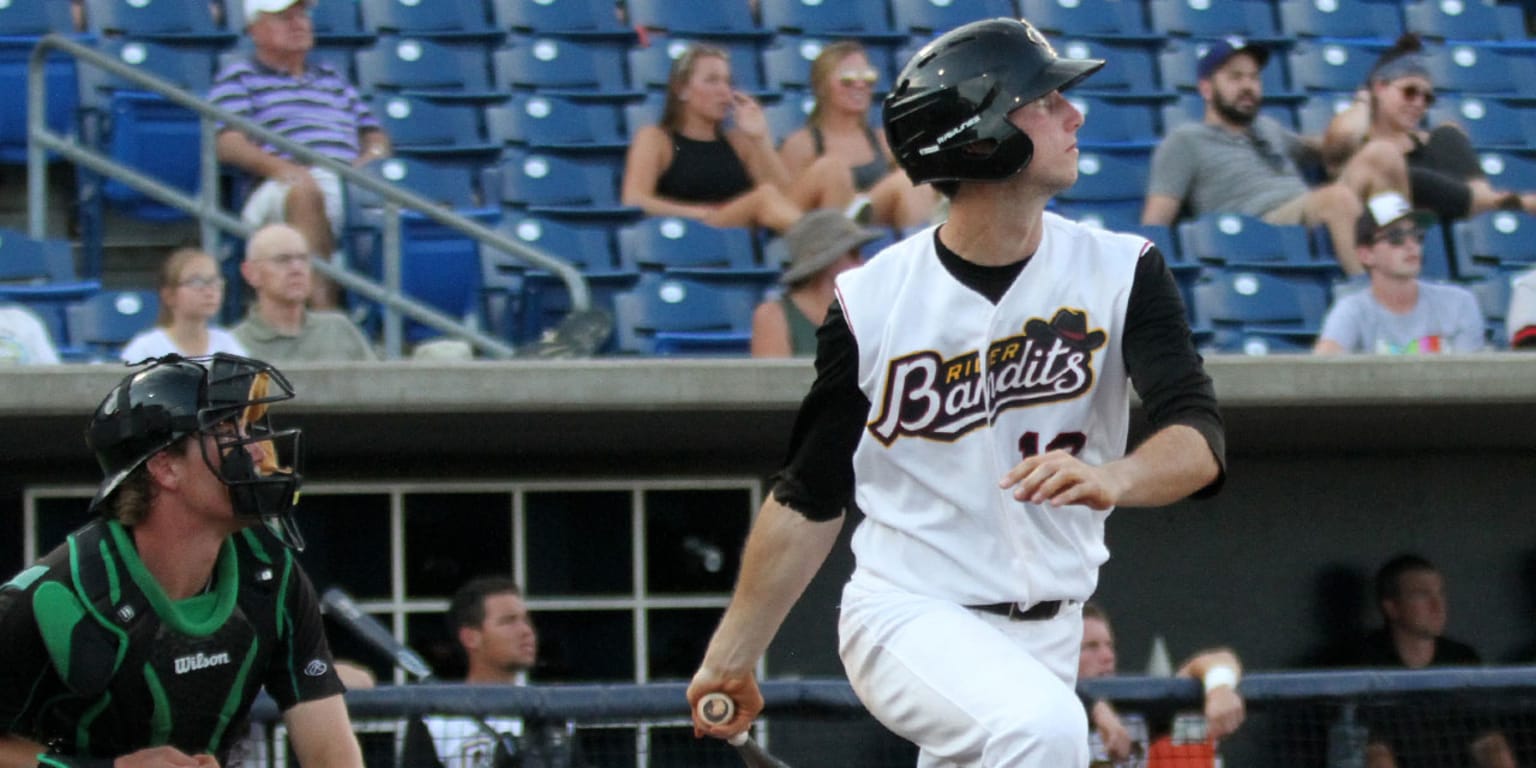 Astros' instructs features outfield depth