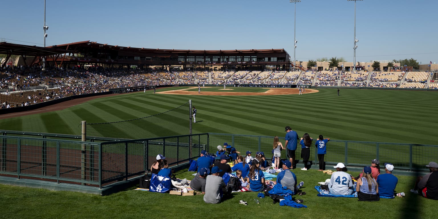 Dodgers shut down Spring Training complex