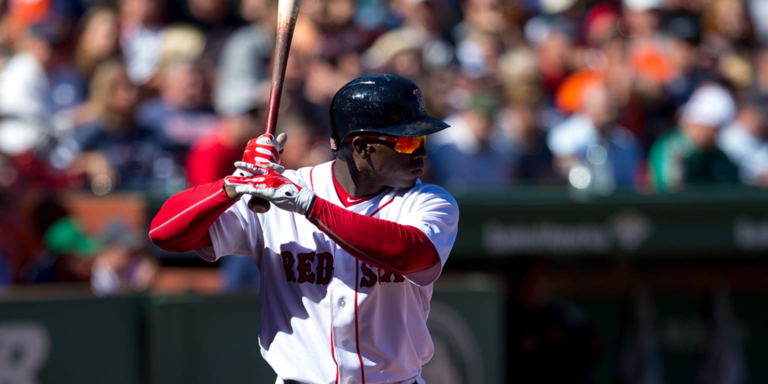 Red Sox put Rusney Castillo on waivers