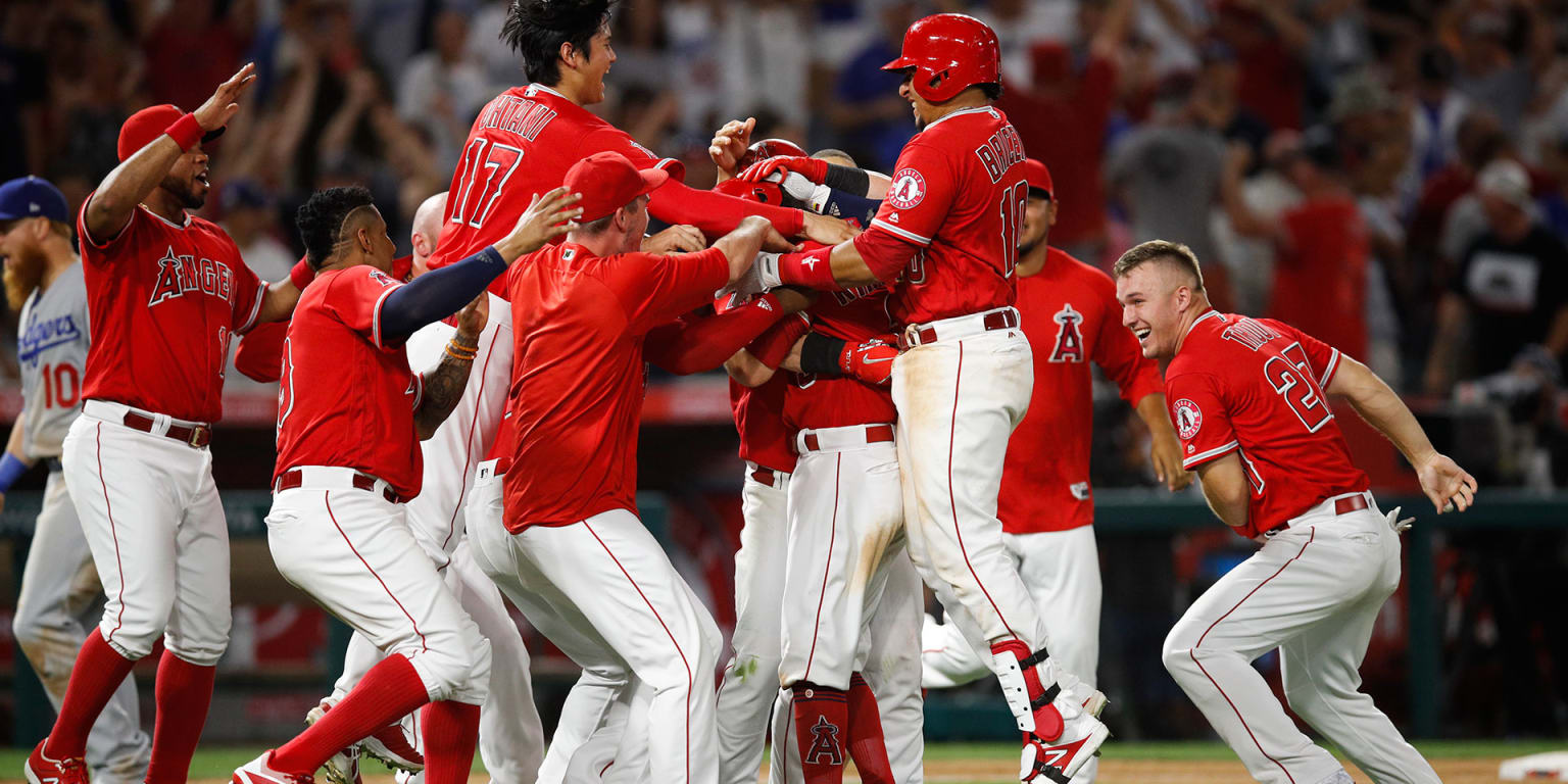 Angels walk off as Dodgers commit 2 errors