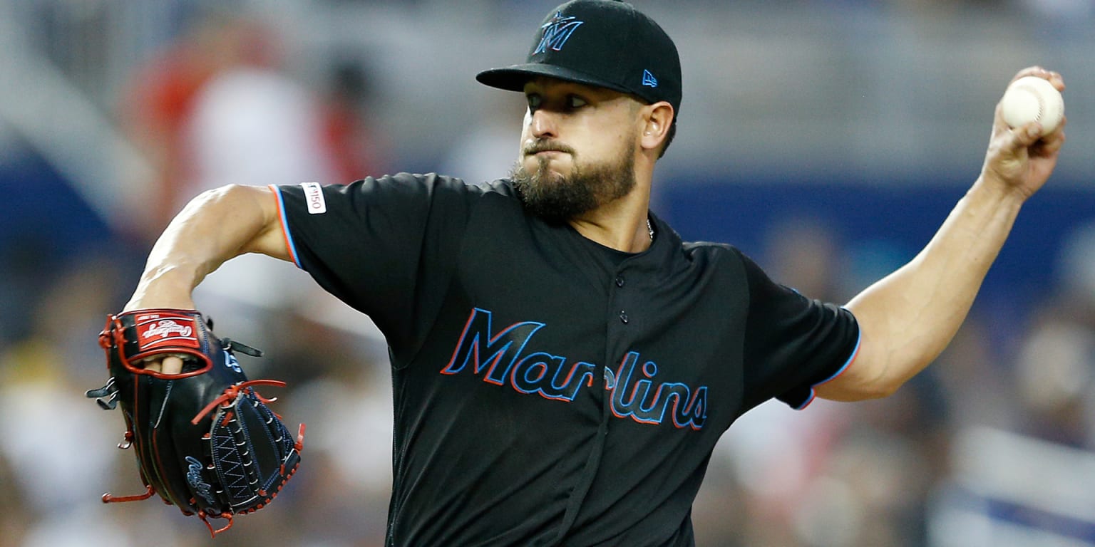 Caleb Smith throws bullpen session