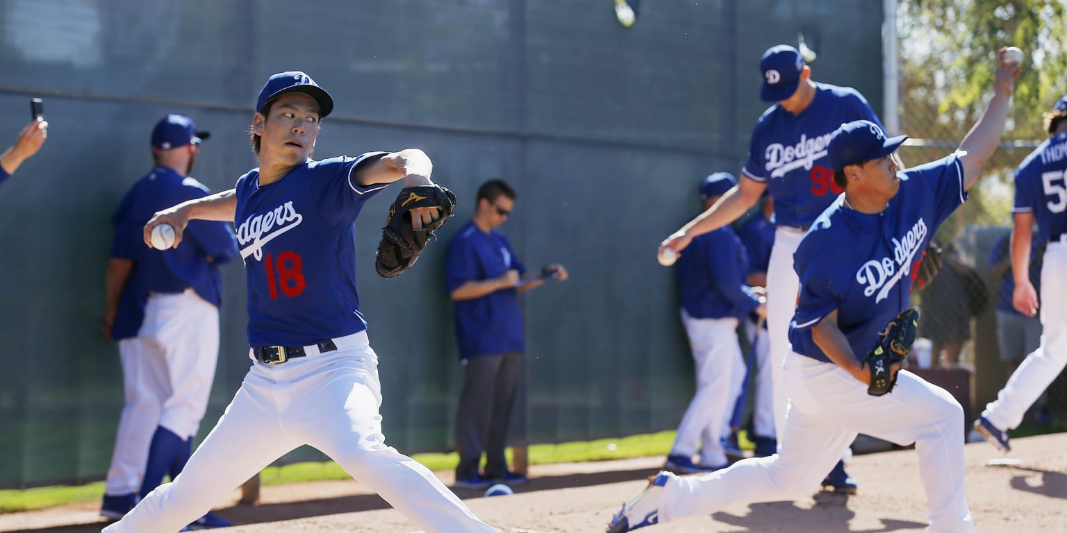 Dodgers' Kenta Maeda throws batting practice