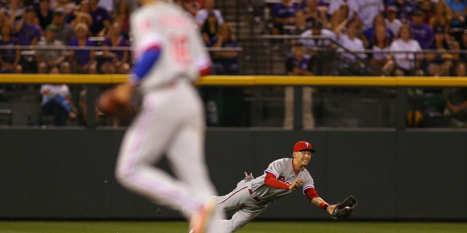 Phillies Tyler Goeddel makes diving catch