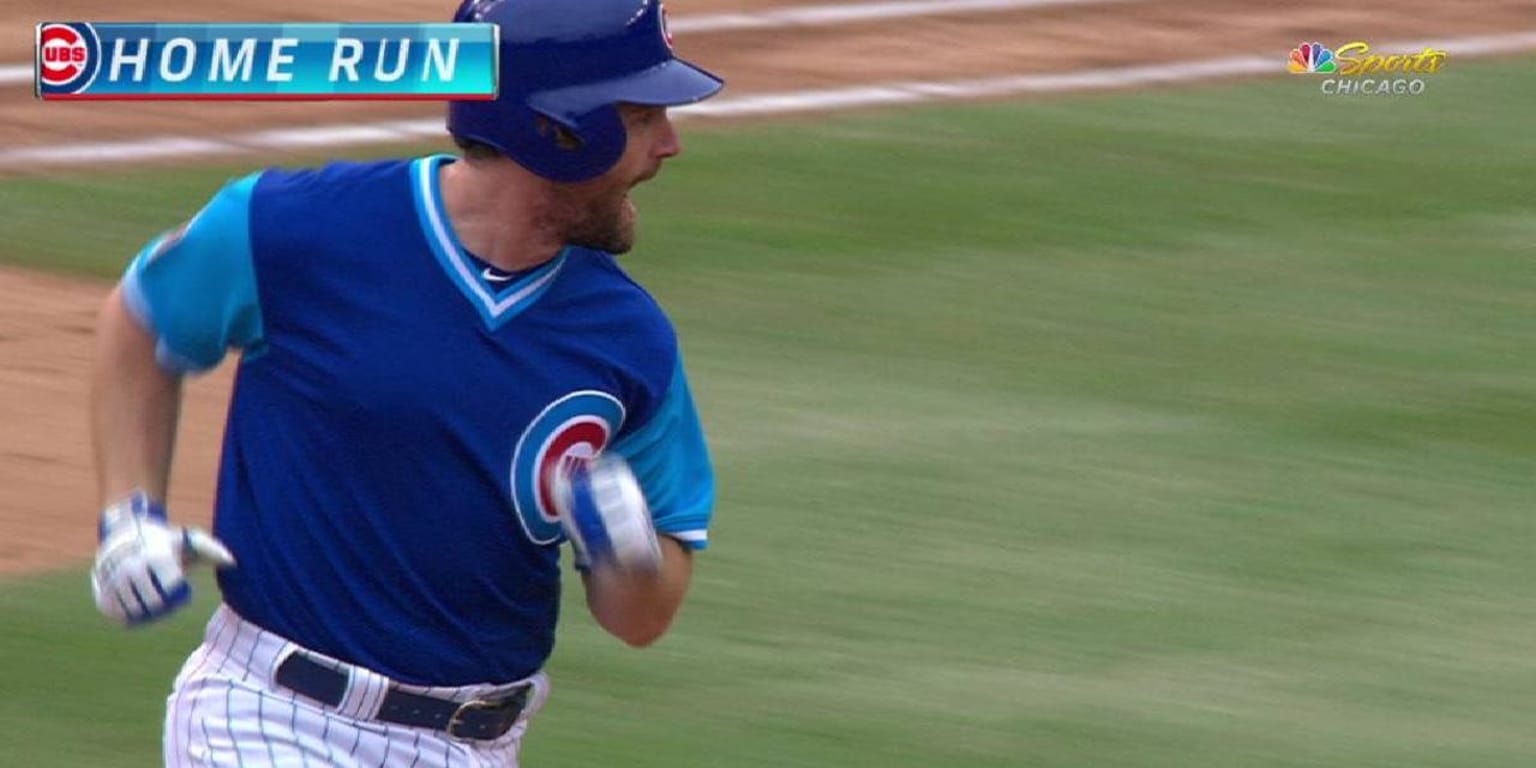 Daniel Murphy hits first Cubs homer vs. Reds