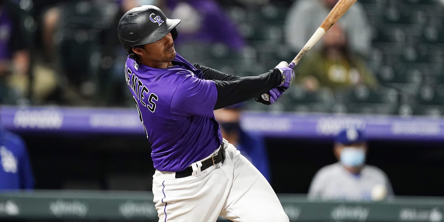 Josh Fuentes showcases opposite-field power