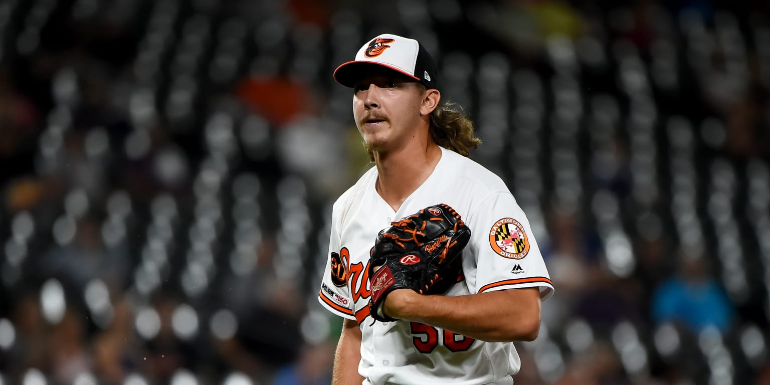 Hunter Harvey gets first MLB win