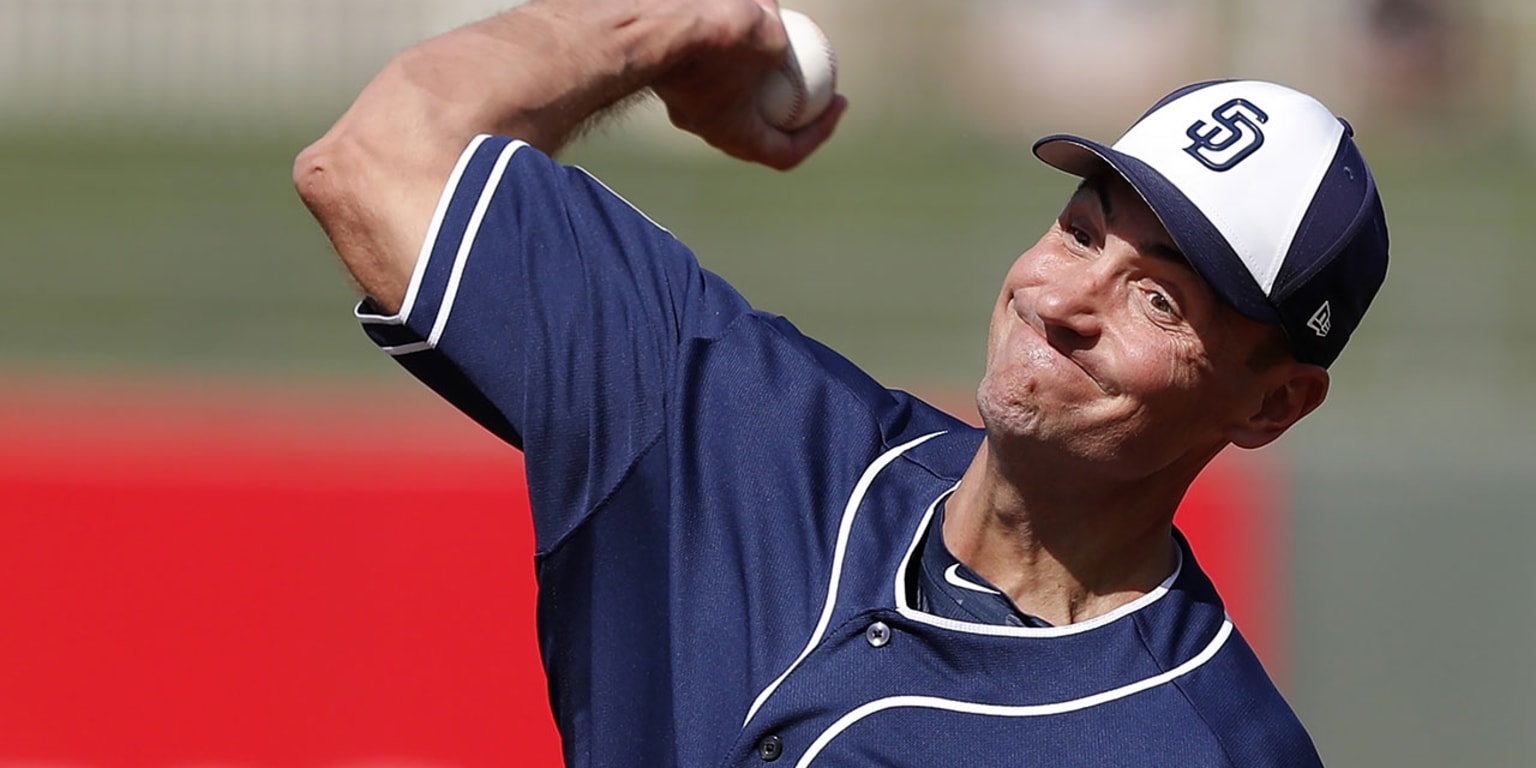 Padres' Chris Young looks good vs. Royals