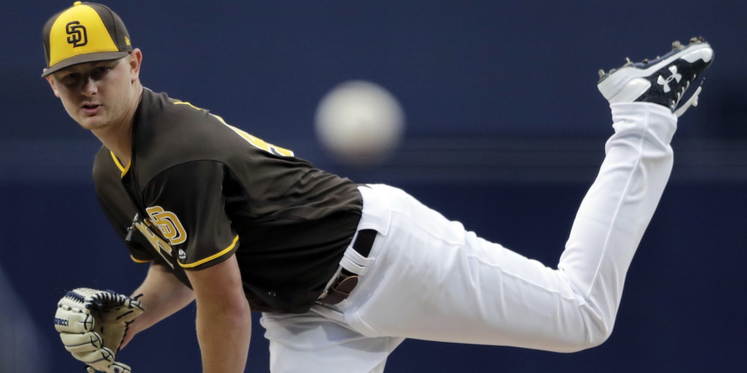 Padres fall to Pirates despite late rally