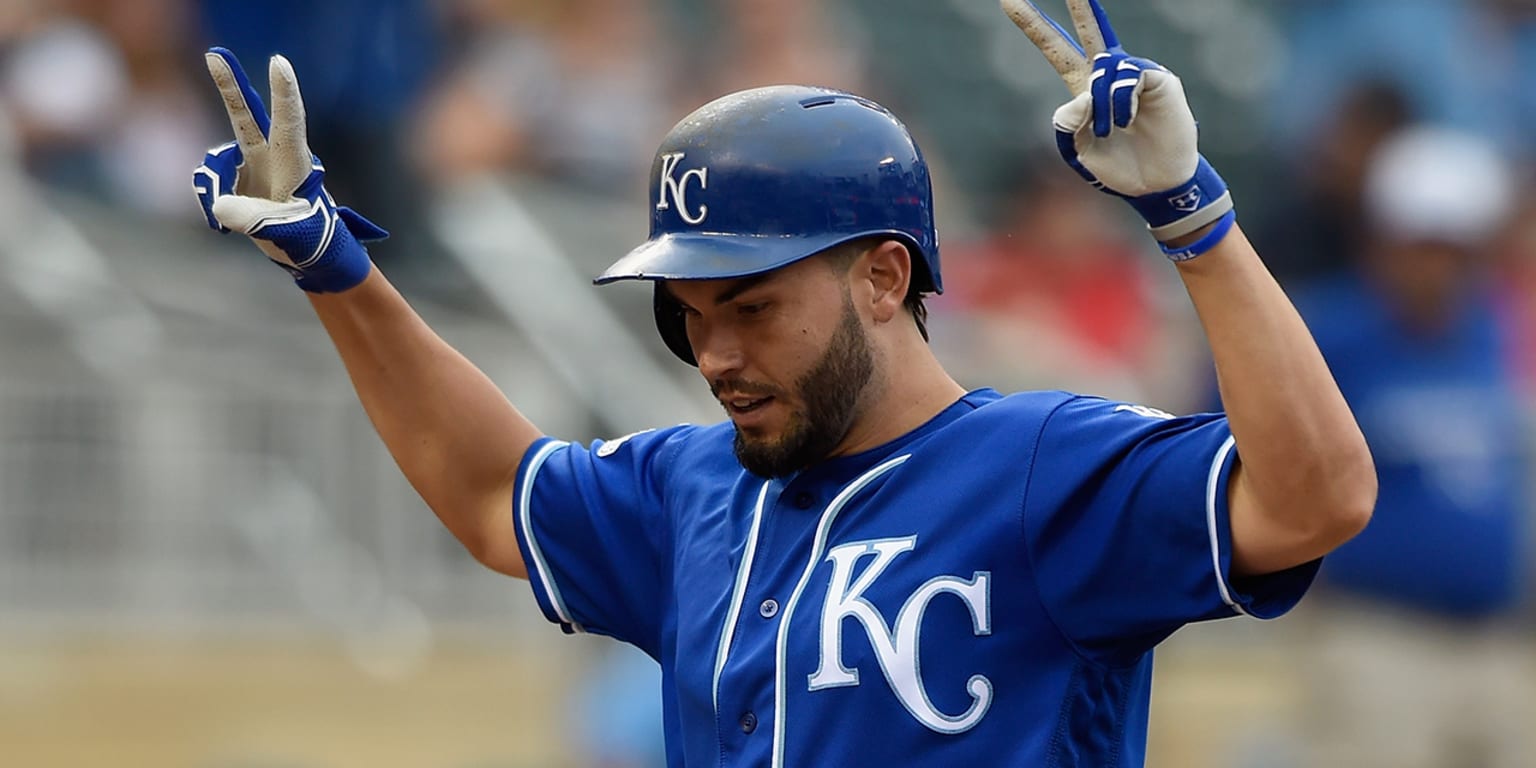 Royals' offense dominates, boosts bullpen