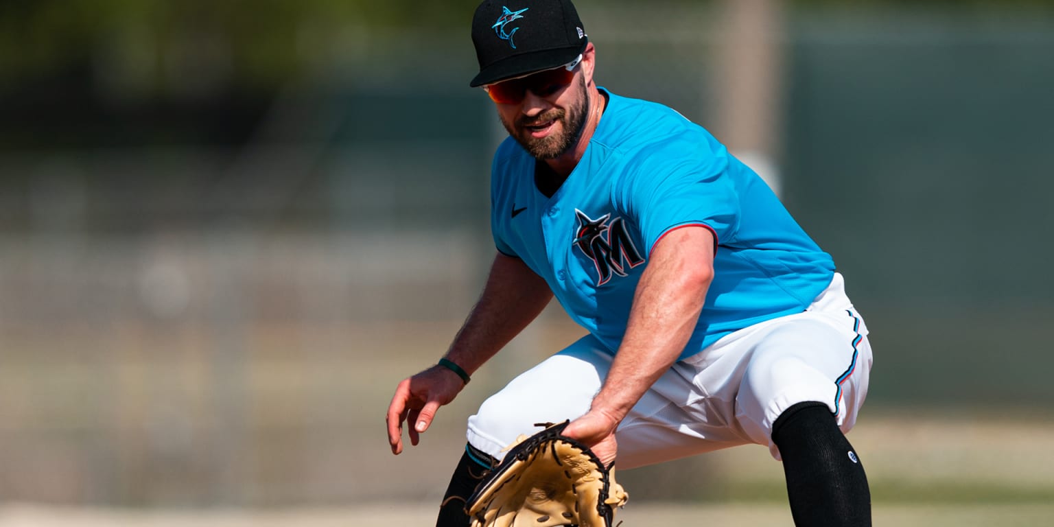 Jon Berti gives Marlins versatility in field
