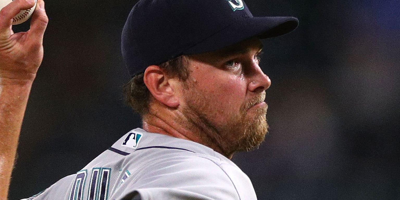 Reds officially sign Zach Duke