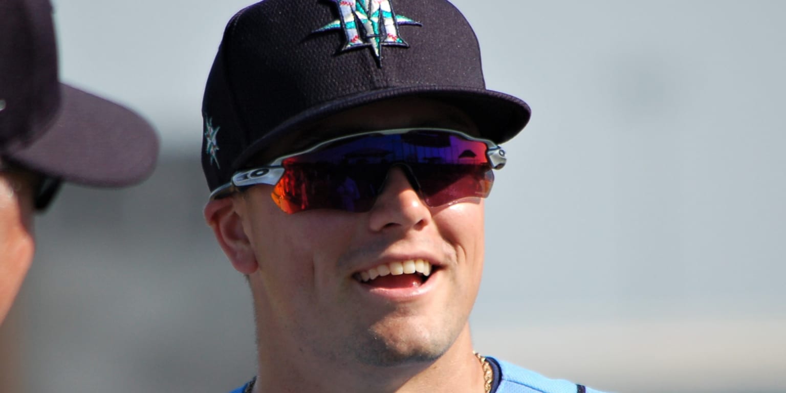 Evan White Mariners return gets closer