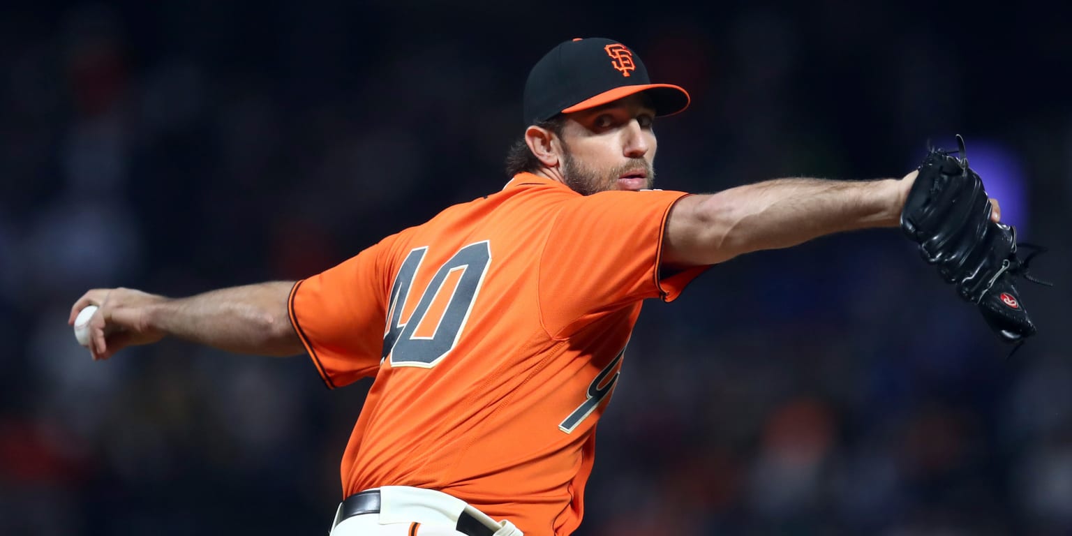Giants exercise Bumgarner, Sandoval options