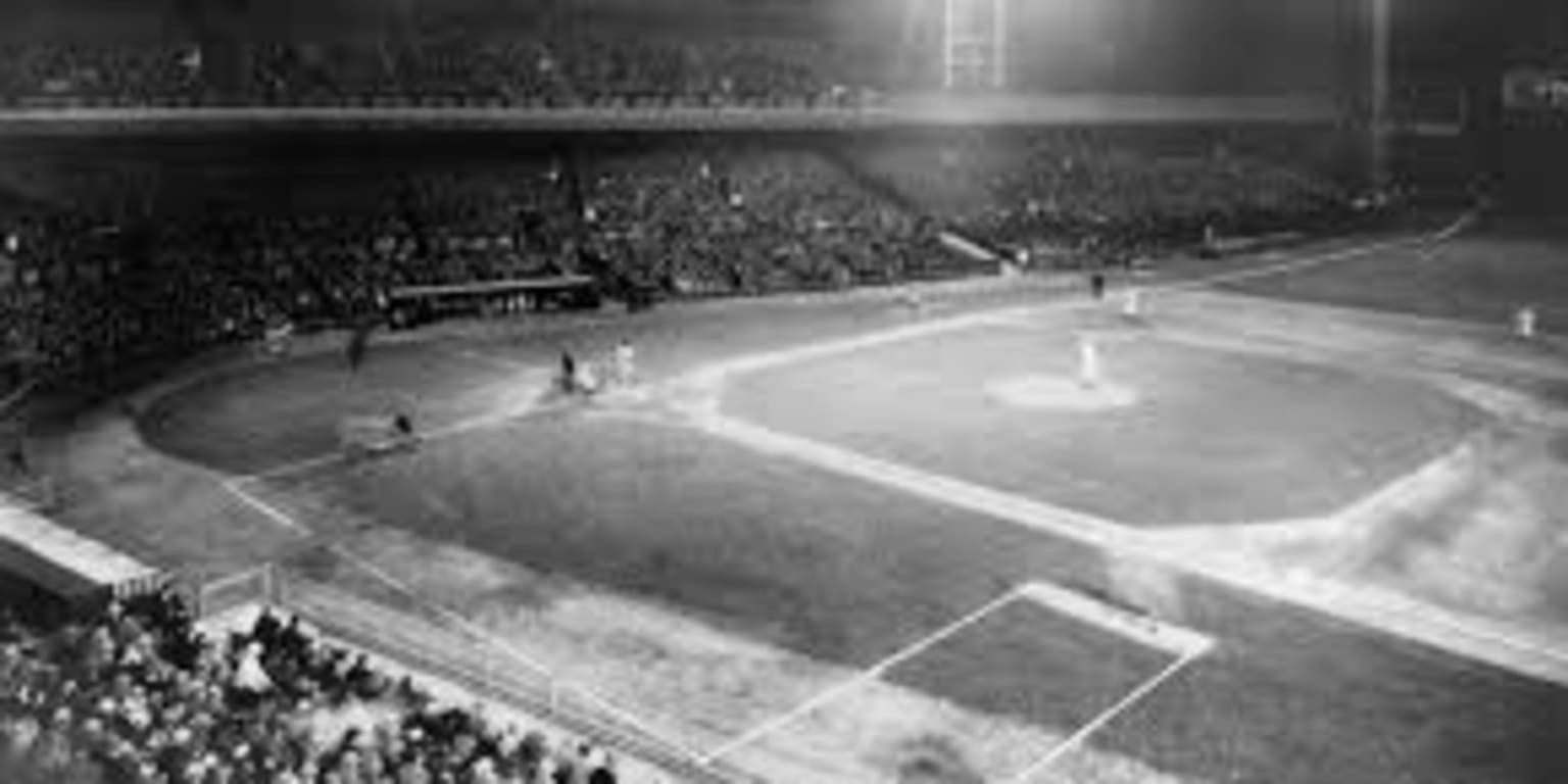 Phillies a part of first MLB night game