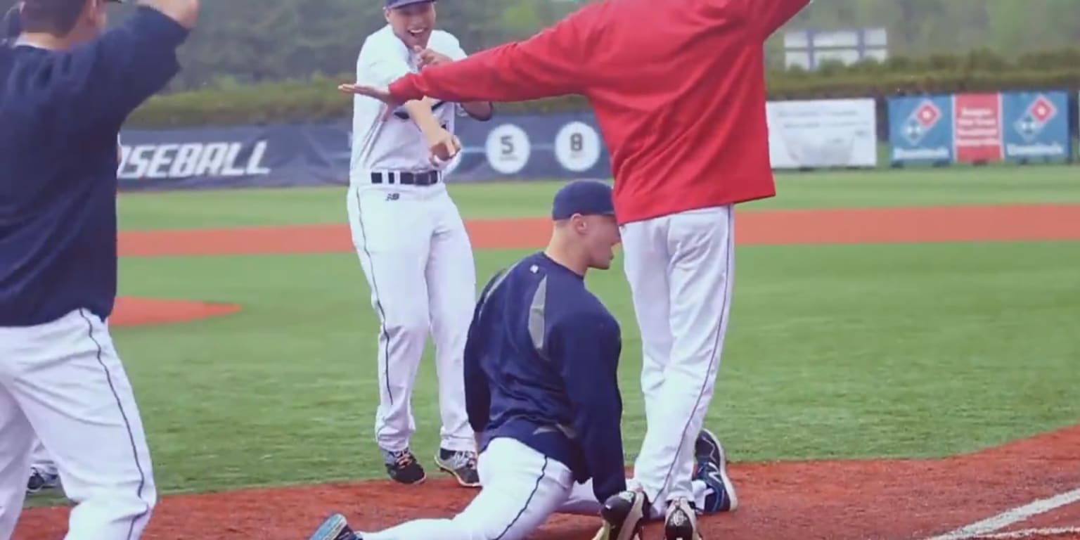 Two college teams showed the world what a rain delay dance-off should ...
