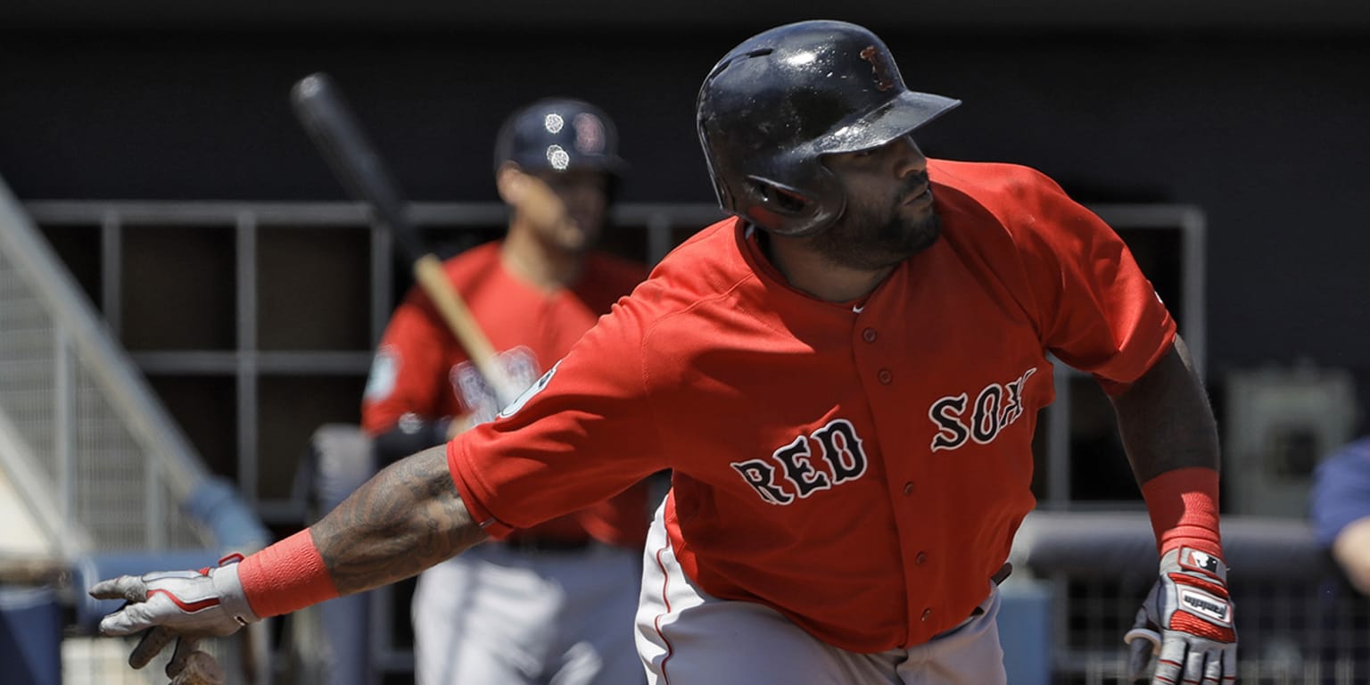 Sandoval flexes muscle against Rays