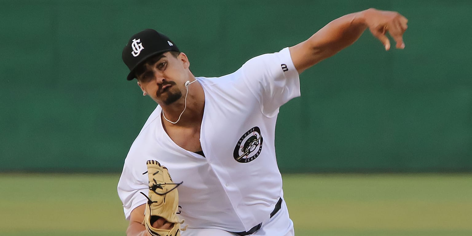 D-backs add Jared Miller to 40-man roster