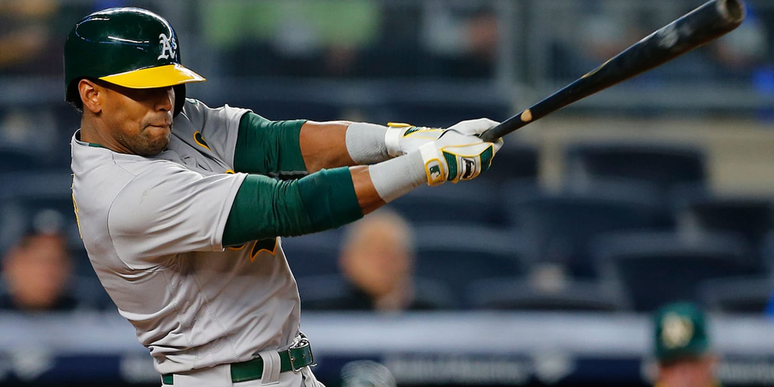 A's Khris Davis delivers big hit in victory