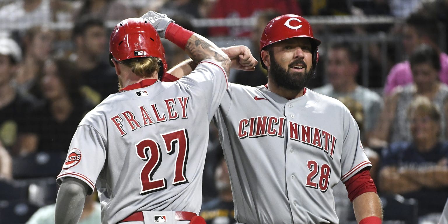 Los Rojos truenan con 10 carreras ante los Piratas