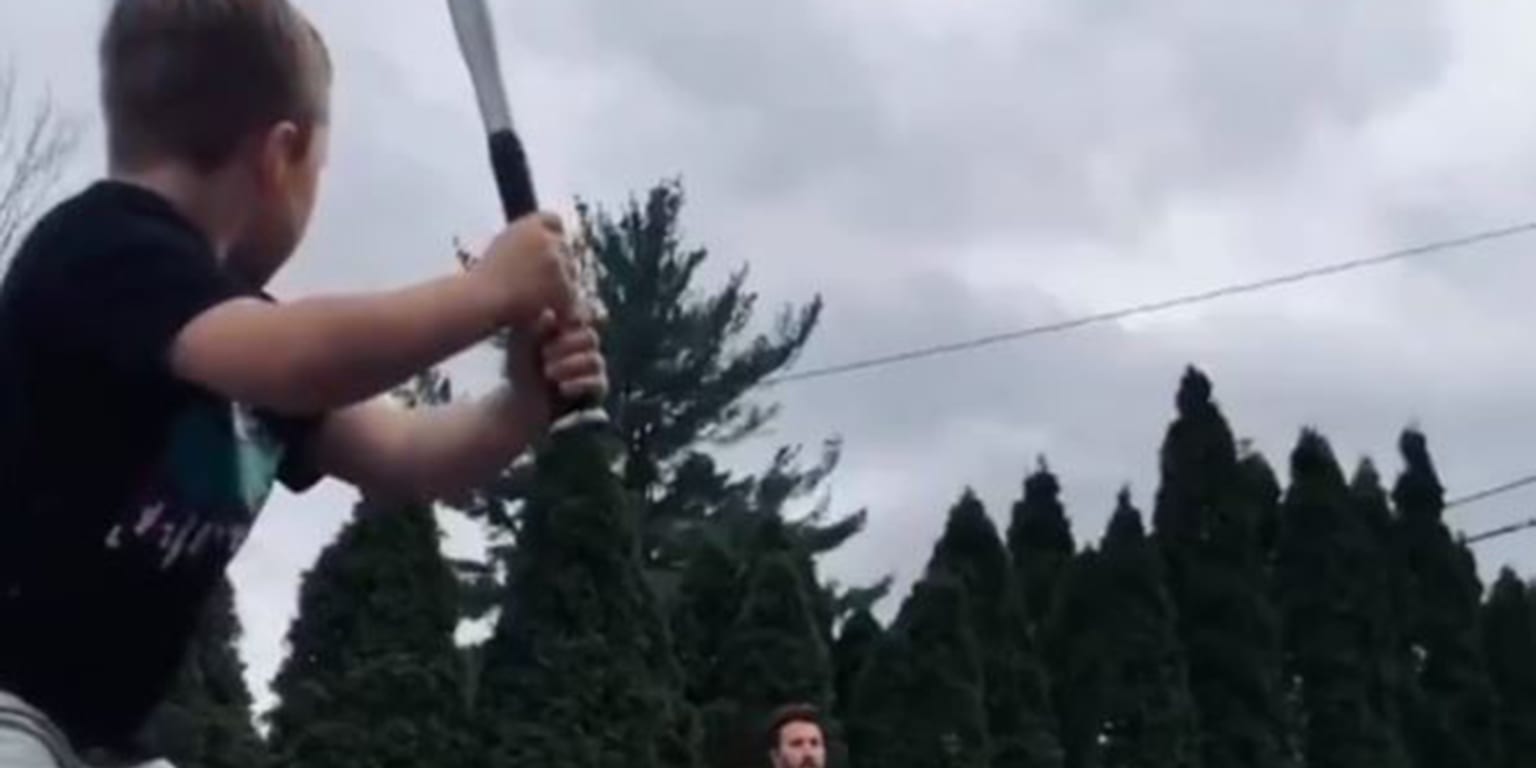 Ken Griffey Jr. loved this kid's swing