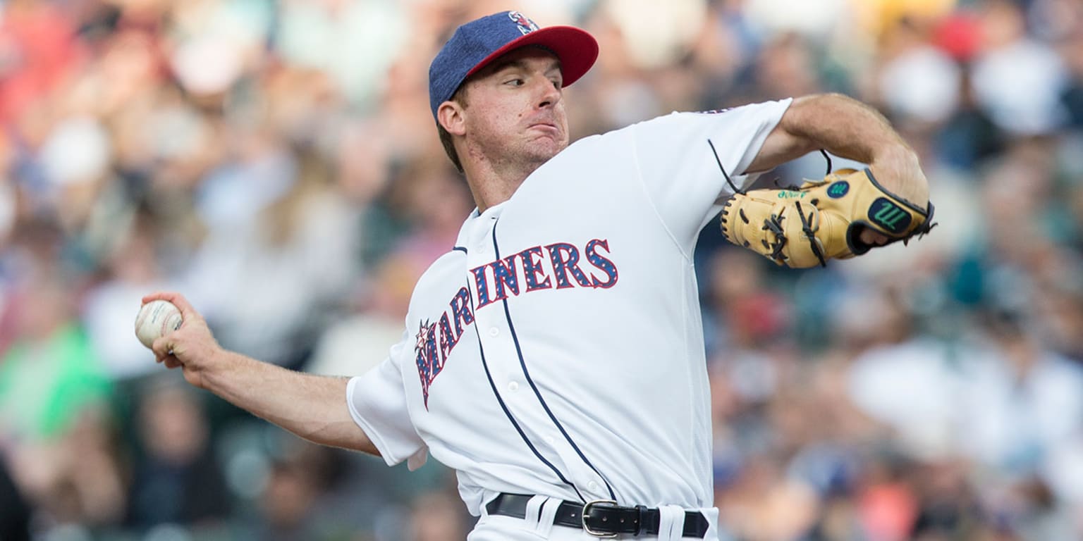 Mariners' Andrew Moore impresses despite loss