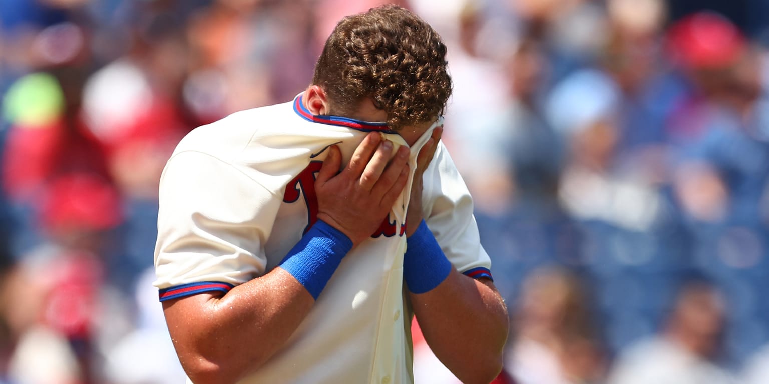 Phillies shuffle lineup, get swept by Cubs