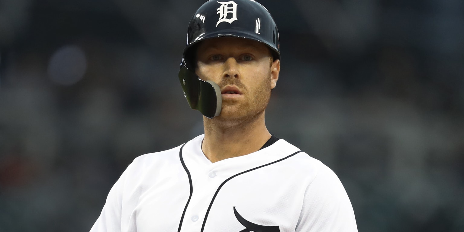 Giants claim outfielder Mike Gerber