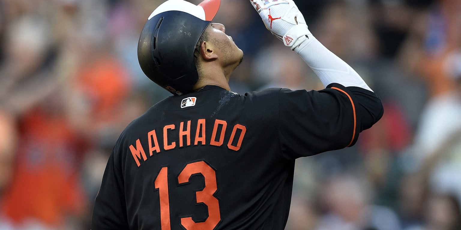 Manny Machado hits 17th home run of season