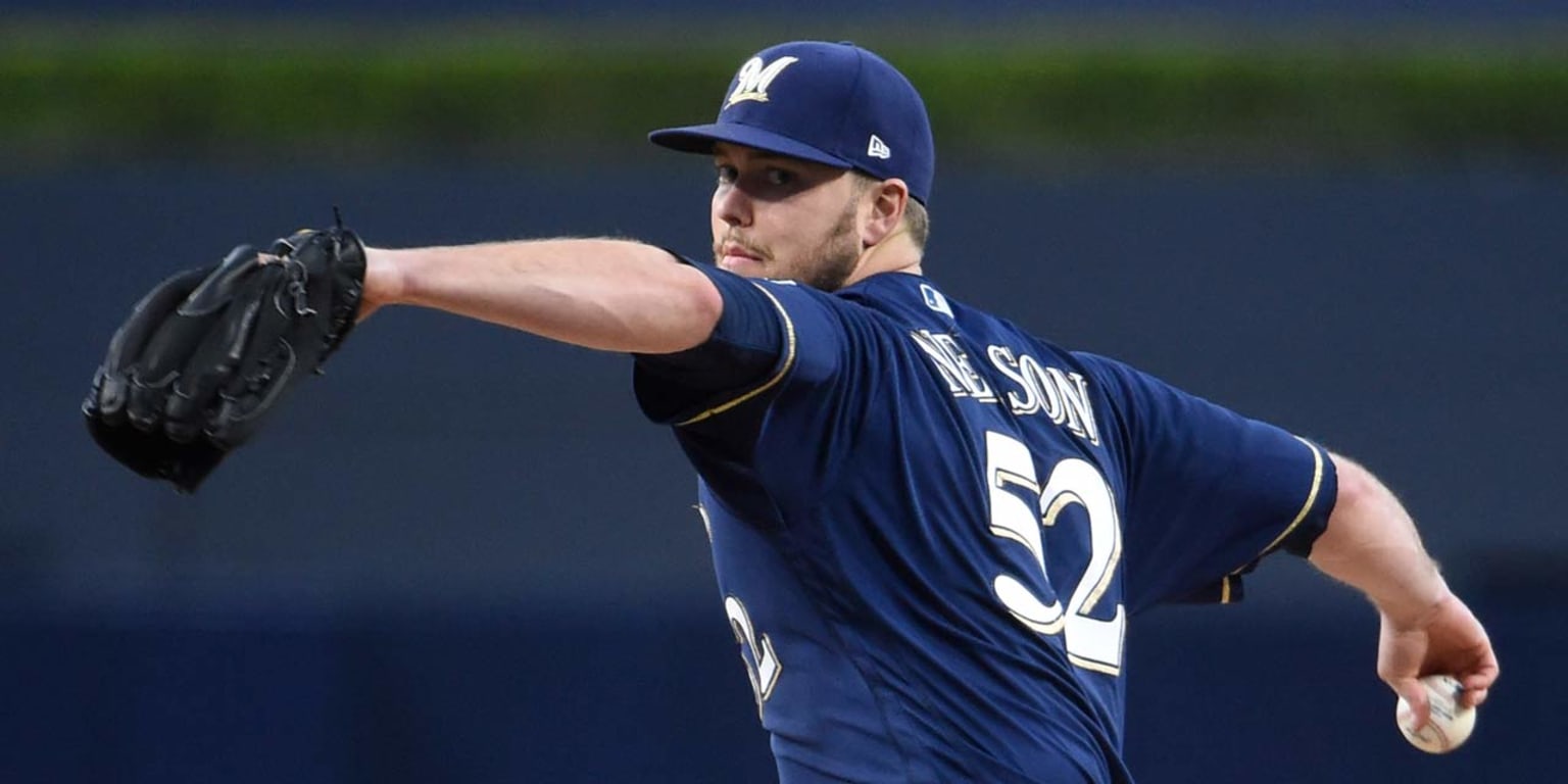 Brewers' Jimmy Nelson relies on curve in win