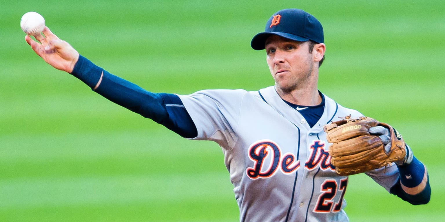 Andrew Romine gives 27 to Jordan Zimmermann