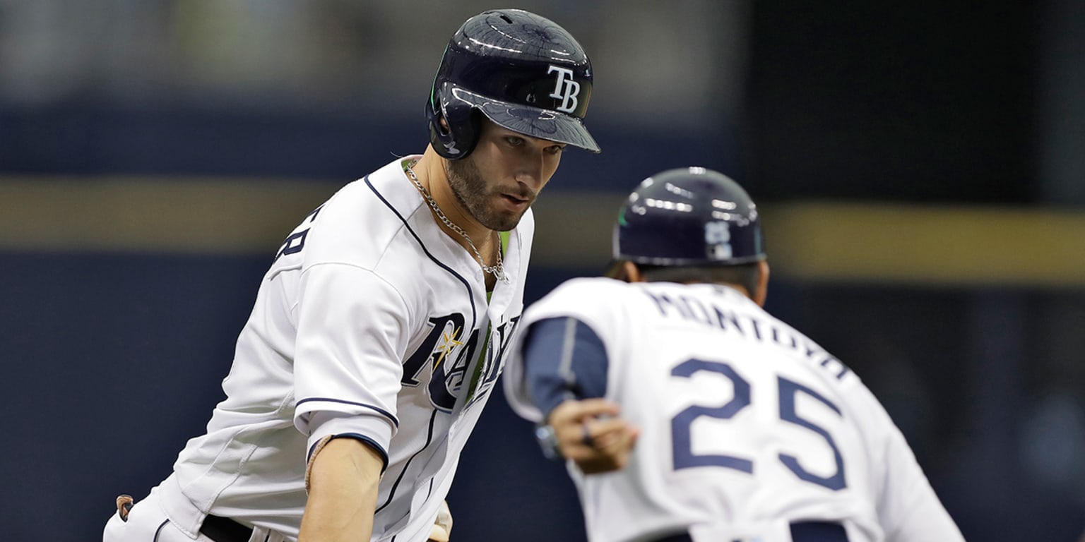 Kevin Kiermaier homers, makes huge catch in W