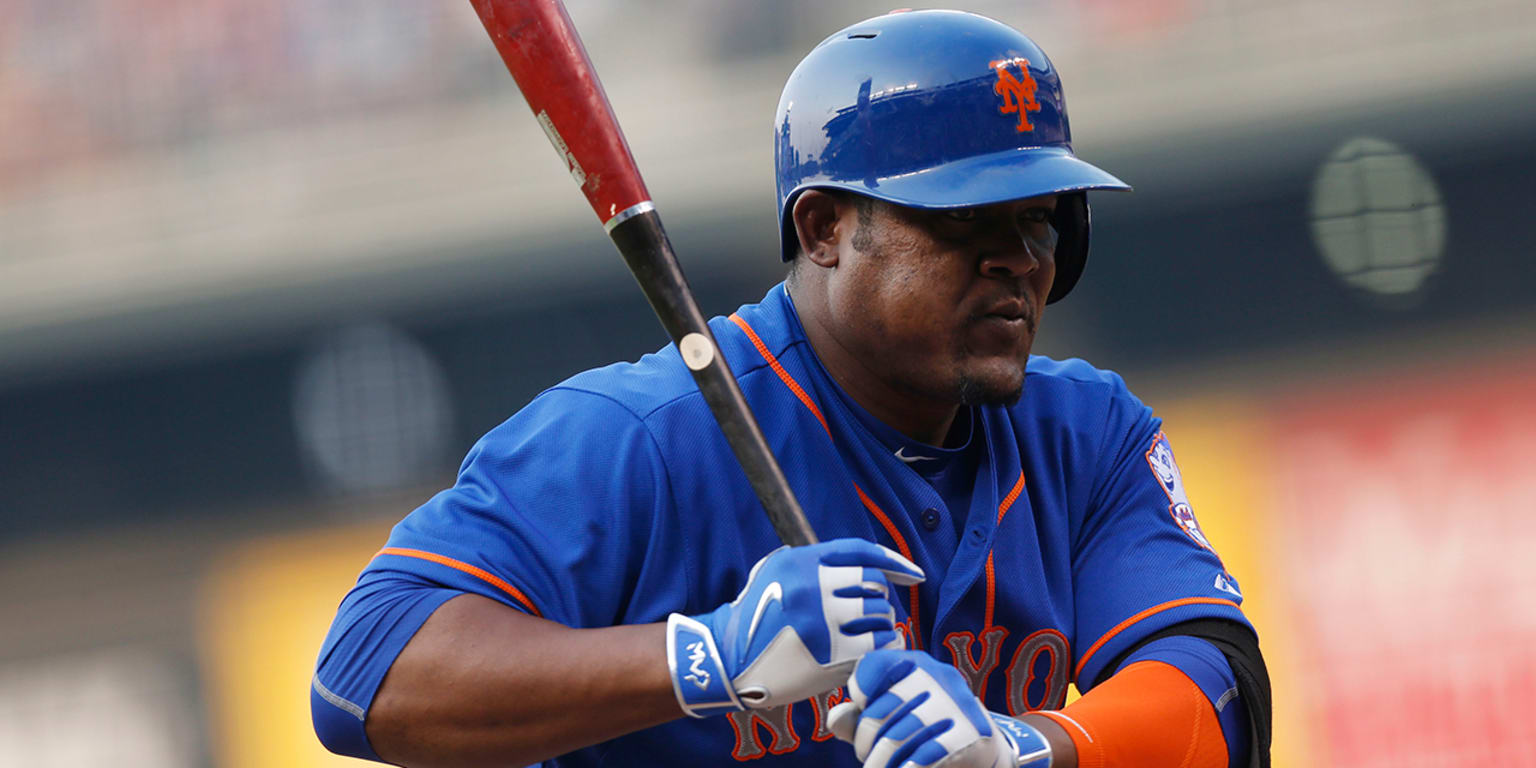 Free agent Juan Uribe on Indians radar
