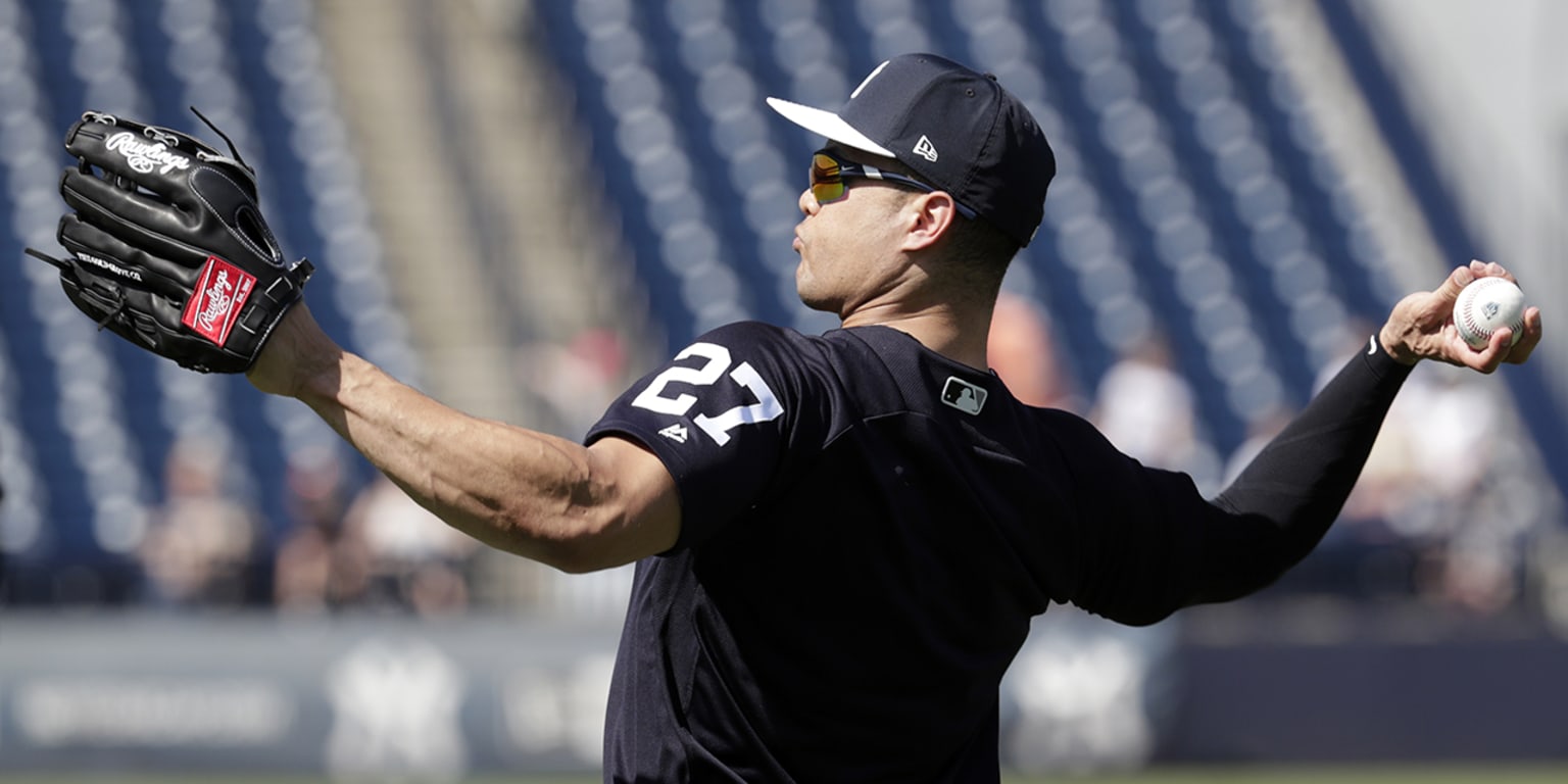 Giancarlo Stanton makes debut in left field