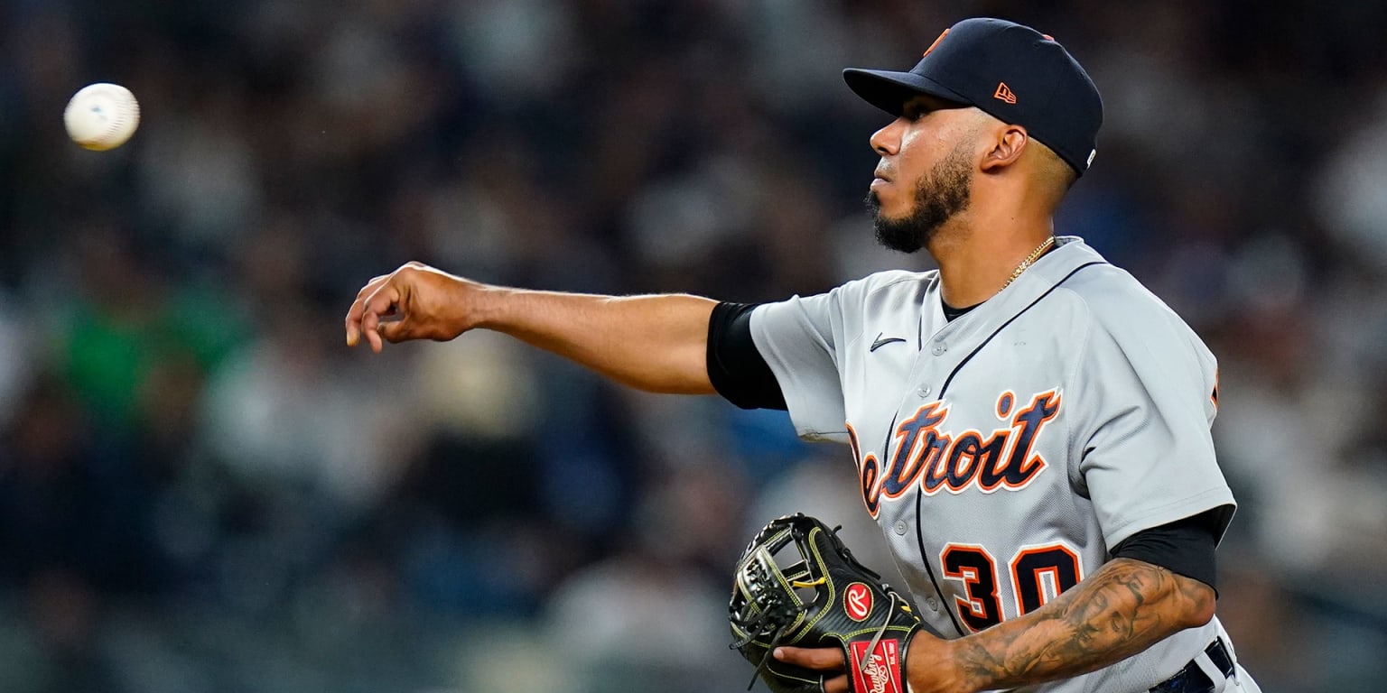 Harold Castro 7 career pitching appearances